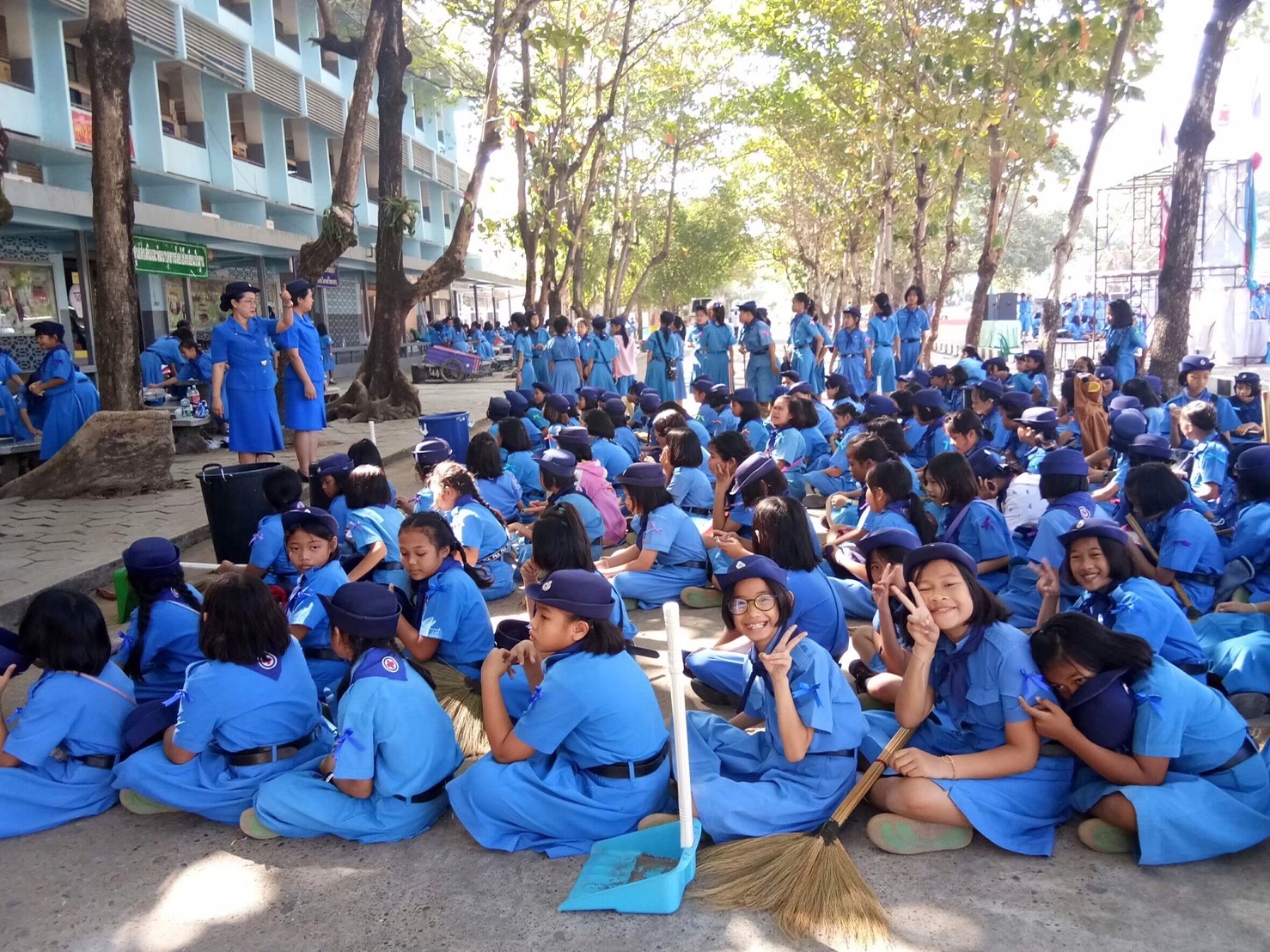 กิจบำเพ็ญประโยชน์ กิจกรรมส่งเสริม 100 ปี ยุวกาชาดไทย – โรงเรียนอนุบาลพิบูลมังสาหารวิภาคย์วิทยากร